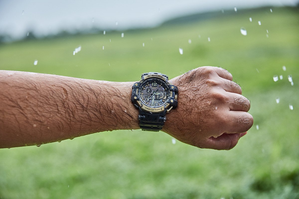 9 Best Hiking Watches under $100 Reviewed in Detail (Winter 2026)