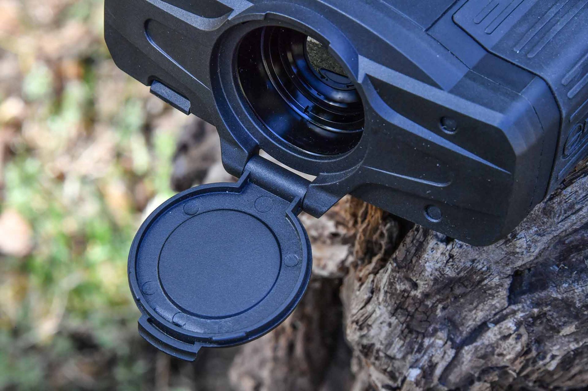 3 Best Thermal Binoculars Reviewed in Detail (Spring 2024)