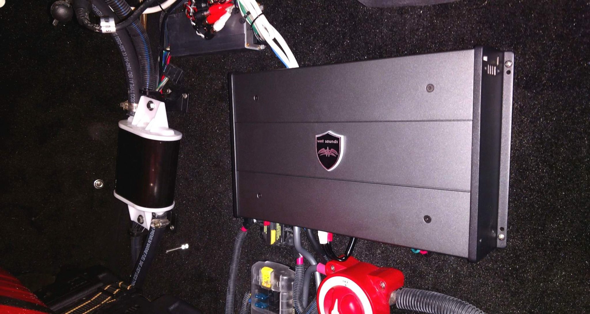 7 Best Marine Amplifiers Reviewed in Detail (Fall 2024)